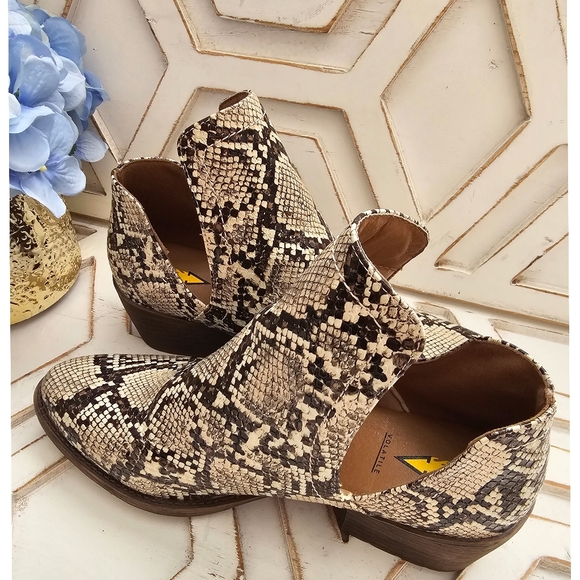 Volatile | Shoes | Volatile Snakeskin Stacked Heel Ankle Booties | Poshmark